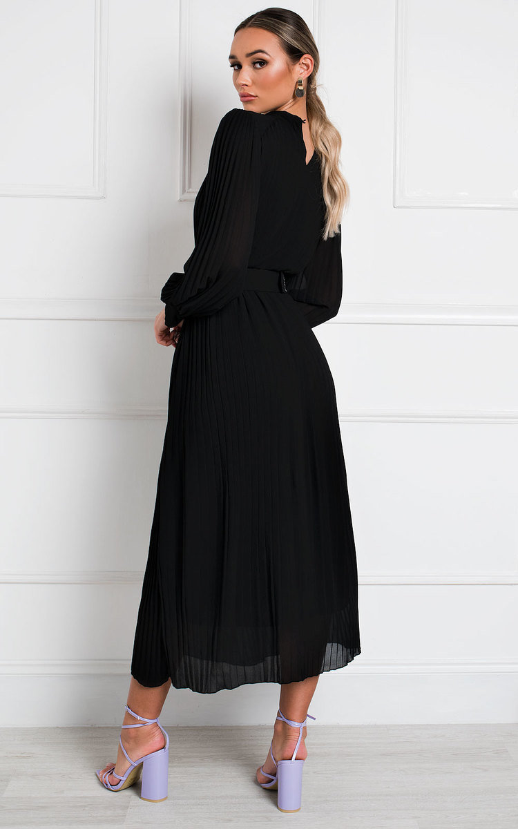 Black Ainslie Pleated Belted Maxi Dress | ikrush