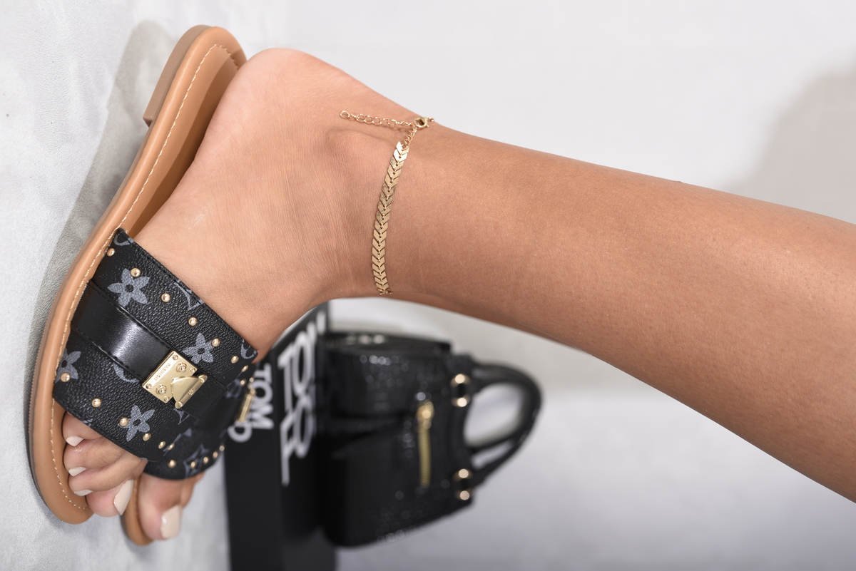 Jenny Open Toe Printed Flat Sandals in Black | ikrush